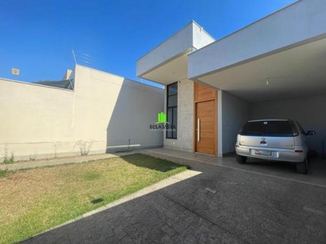 Casa com Suíte e Cozinha Planejada à Venda no Bairro Promissão