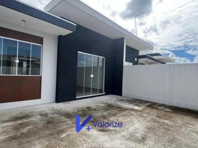 Casa com Suíte e Espaço para Piscina a venda