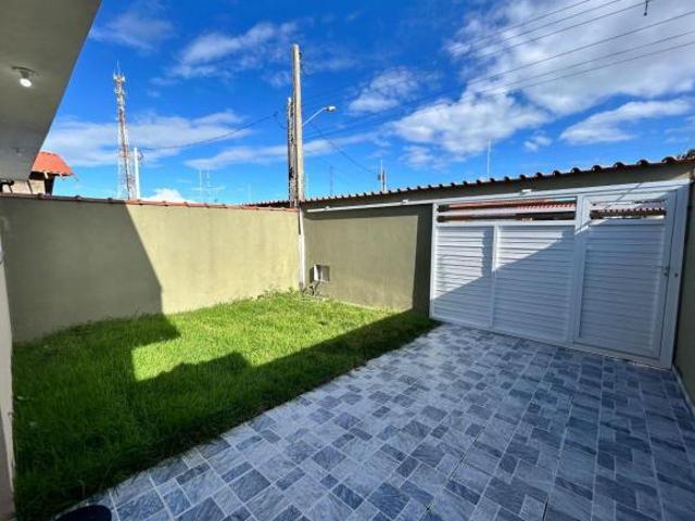 Casa com Suíte e Espaço para Piscina no Jardim Jamaica em Itanhaém