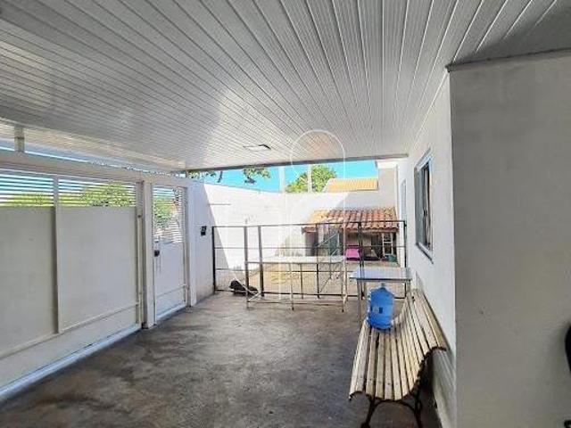 Casa com suíte e garagem para 3 carros – no Palmital