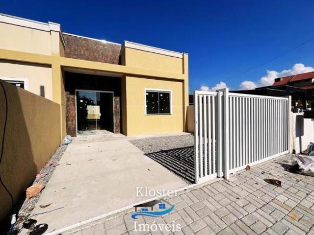 Casa com suíte e piscina à venda em Praia de Leste