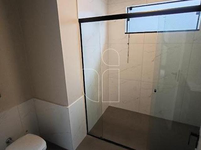 Casa com suíte e planejados no centro de Marília