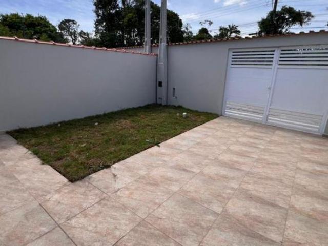 Casa com Suíte e Quintal Espaçoso no Umuarama – Aceita Financiamento Bancário