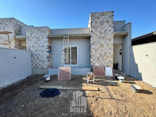 Casa com suíte e 2 vagas de garagem em Shangri lá