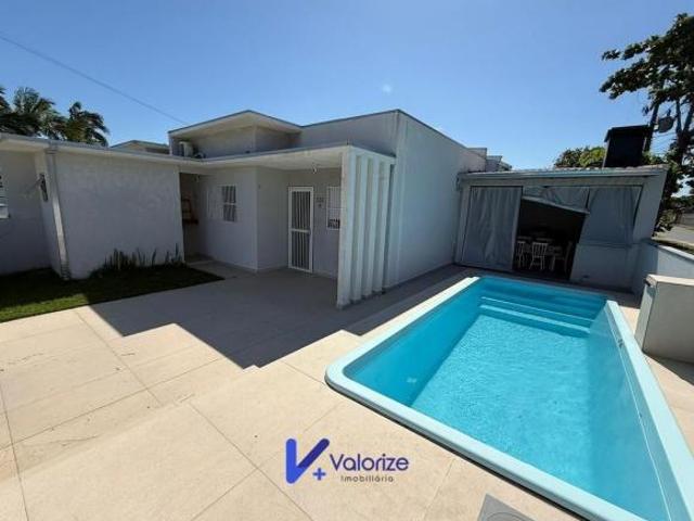 Casa com Suíte Piscina 2 Quartos