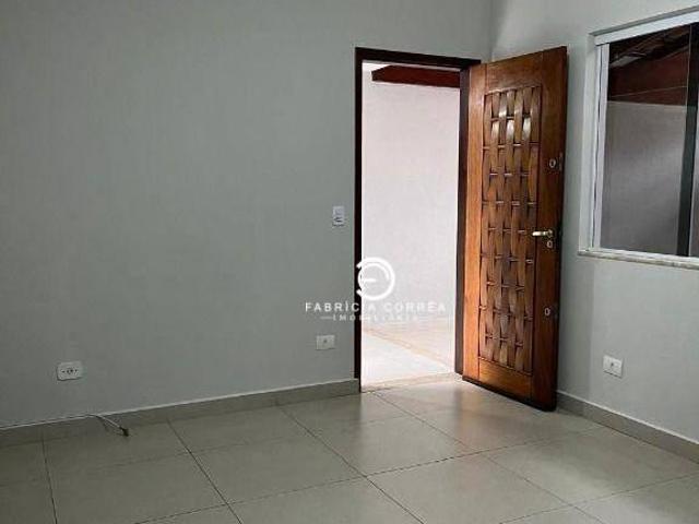 Casa com Suíte, Planejados e Área Gourmet – Duas Vagas Cobertas