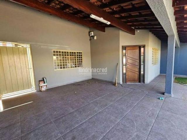 Casa com Suíte, Planejados e Área Gourmet em Excelente Localização