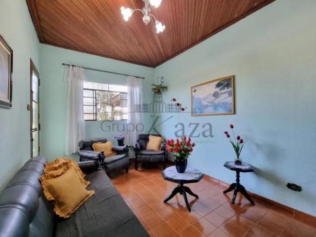 Casa Comercia Residencial Vale do sol 3 Dormitórios 318m²