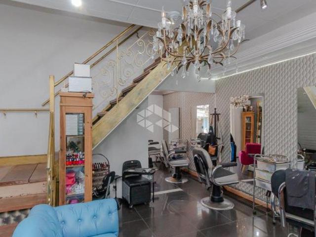 Casa Comercial