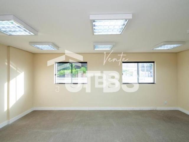 CASA COMERCIAL 75OMT 4 QUARTOS SETOR BUENO