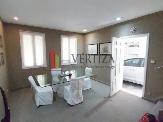 Casa comercial à venda com 140m² na Vila Olímpia