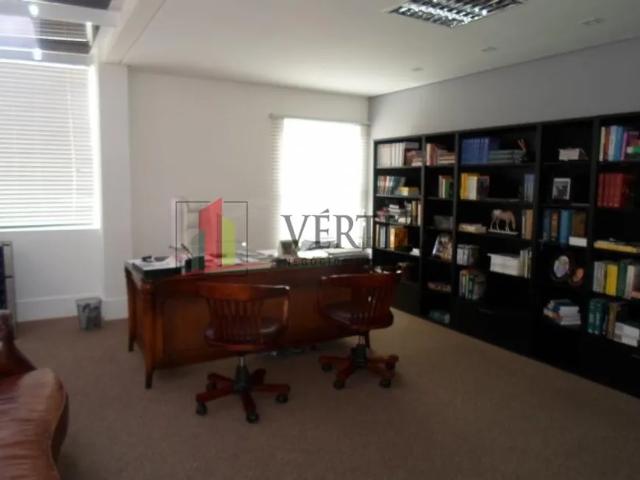 Casa comercial à venda com 168m² no Brooklin