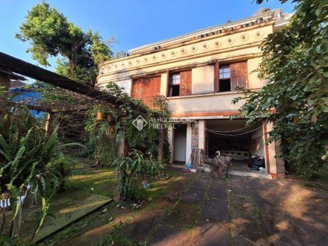 Casa Comercial 3 pavimentos e Pátio amplo