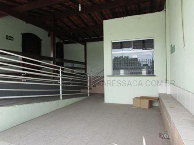 CASA COMERCIAL 3 QUARTOS