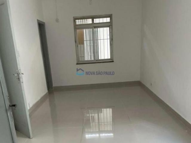 Casa comercial / venda / 4 vagas/ cozinha/ salão/ 3 banheiros, salas