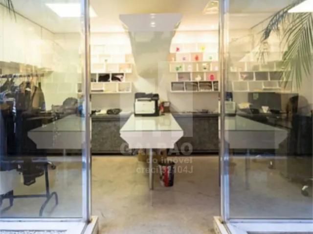 Casa Comercial á venda na Vila Nova Conceição para investidor, 220m² com renda