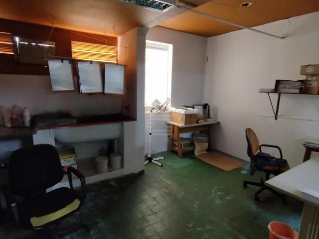 Casa Comercial à Venda Nova Campinas 10 salas 05 vagas de garagem