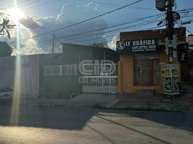 Casa comercial á Venda na Av. Miguel Sutil
