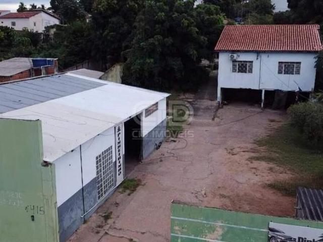 Casa comercial à venda no bairro Poção