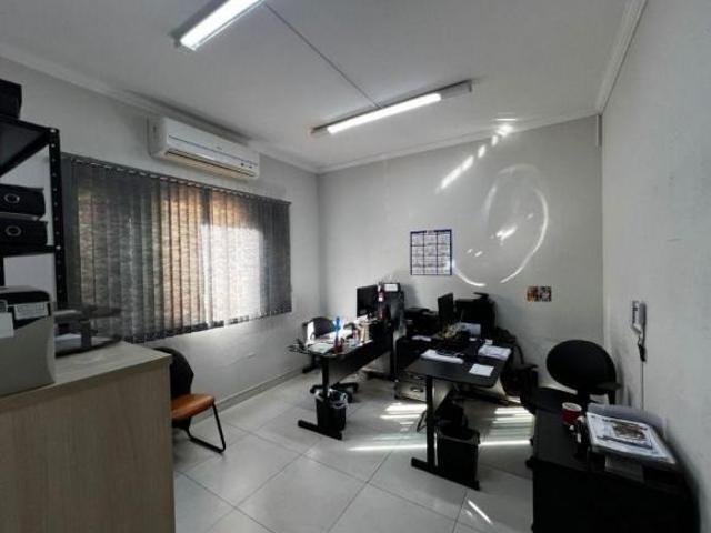 Casa Comercial a Venda no coracao da Rua Cristiano Olsen em Vila Bandeirantes Aracatuba