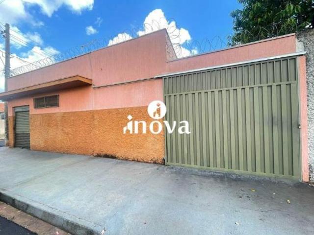 Casa comercial à venda, bairro Fabricio