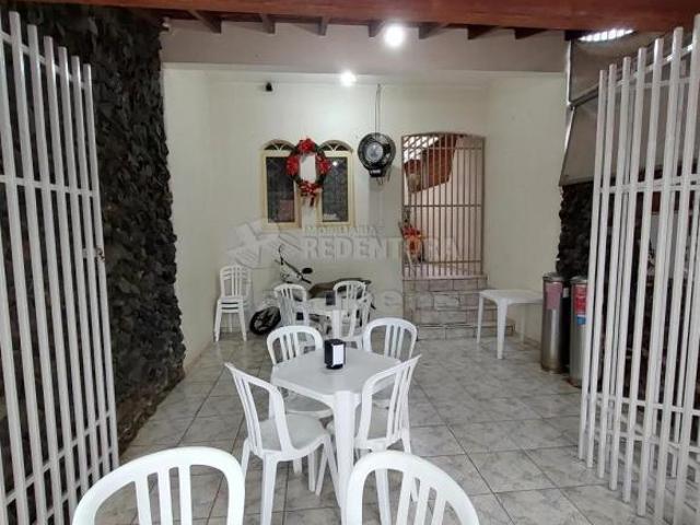 Casa Comercial à Venda com 03 quartos e suíte