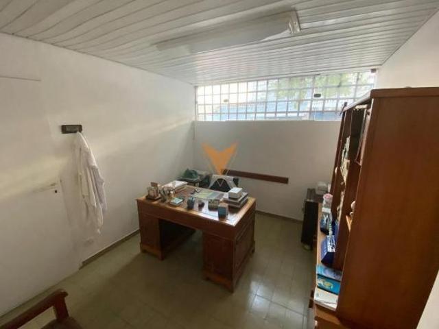 Casa comercial à venda com 3 quartos, 2 banheiros, 100m² em Pinheiros