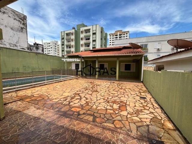 Casa Comercial à Venda em Cuiabá MT, Bosque da Saúde: 3 Quartos