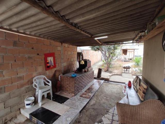 Casa comercial à venda em Esmeraldas MG, bairro Dumaville: 2 quartos, 1 sala, 1 banheiro, 100,00 m²