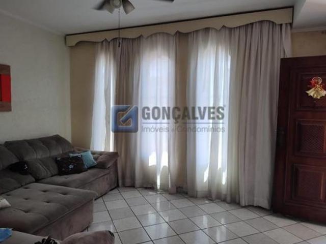 Casa Comercial à Venda em Jardim Ângela, SP | 3 Quartos, 3 Vagas
