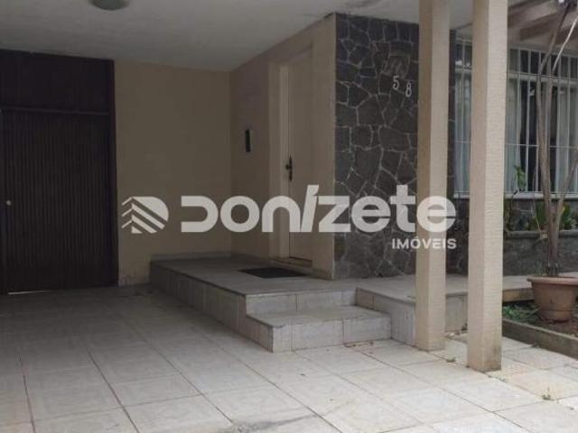 Casa Comercial à Venda em Jardim, Santo André — 208 m², 3 Dormitórios, 2 Vagas