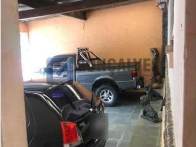 Casa Comercial à Venda em Paulicéia, SBC — 2 Quartos, 5 Vagas e Amplo Espaço