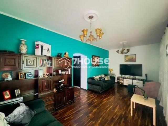 Casa comercial à venda em Paulínia SP, com 5 quartos, 4 banheiros, 4 vagas de garagem e 366,20 m² de