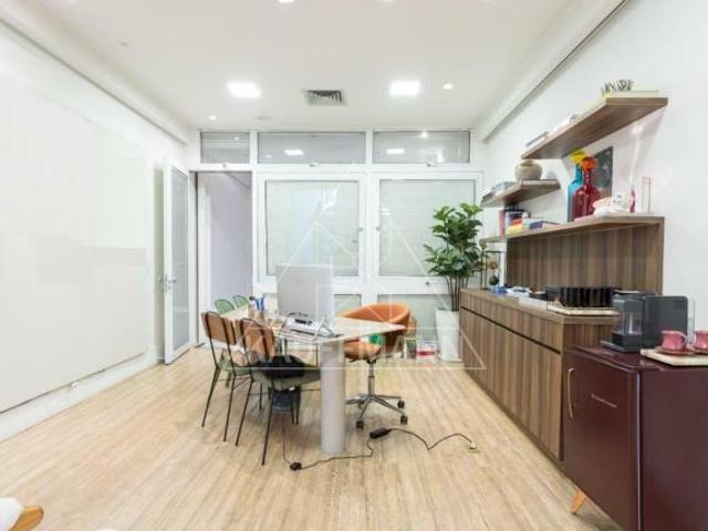 Casa Comercial à Venda em Pinheiros 1 Suíte 1 Vaga 120m² de Área Construída
