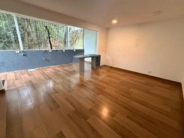 Casa Comercial à venda em São Francisco, Curitiba