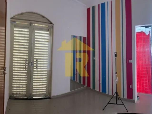 Casa Comercial à Venda em São José do Rio Preto SP, Jardim Ouro Verde: 3 Quartos, 2 Salas, 3 Banheir
