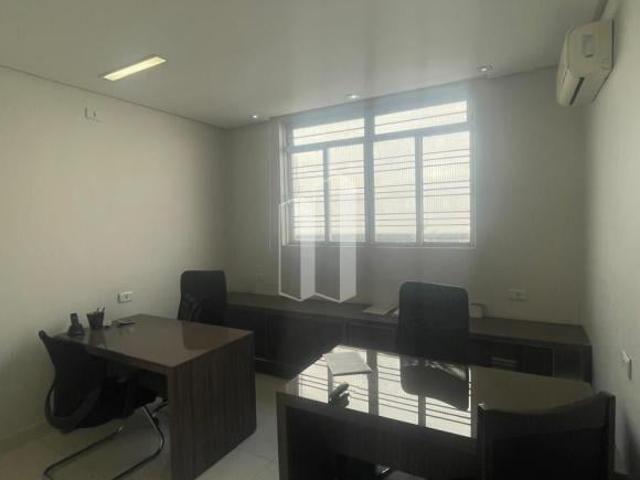 Casa Comercial á venda em Setor Aeroporto Goiânia, GO