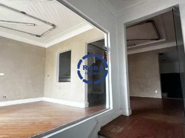 Casa Comercial à Venda – Localização Estratégica no Boqueirão em Santos
