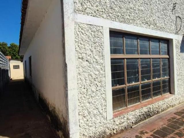 Casa Comercial à Venda | Terreno de 420m² – Centro de Boituva/SP