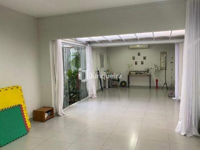 Casa Comercial à venda, 7 quartos, 2 suítes, 1 vaga, Cidade Alta Piracicaba/SP