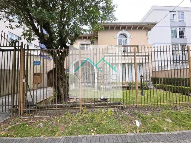 Casa comercial ao lado do Estádio Couto Pereira