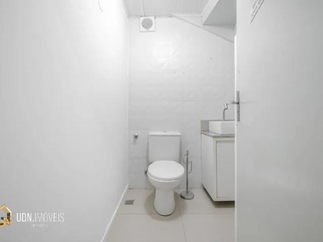 Casa Comercial Ampla com 550m² e Estacionamento no Jardim Blumenau