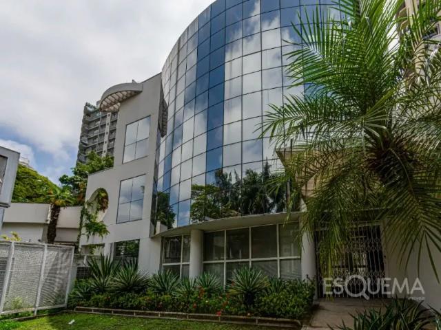 Casa comercial ampla em localização estratégica no Jardim América
