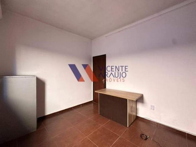 Casa comercial ampla em lote de 500m² à venda, bairro Angola, em Betim