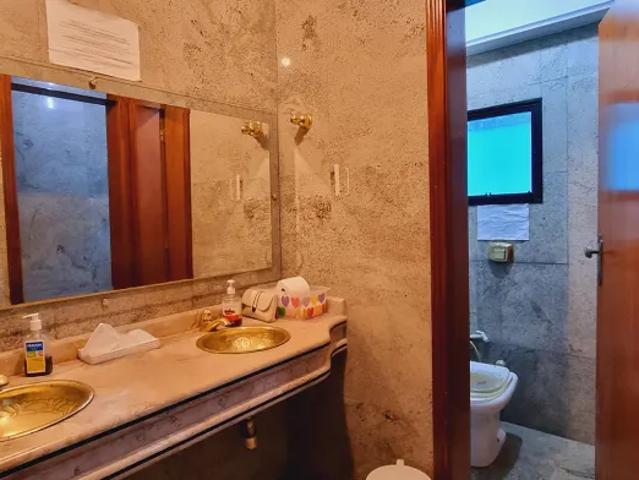 Casa Comercial com 1250m² com 15 vagas para carro em Jardim Everest São Paulo SP