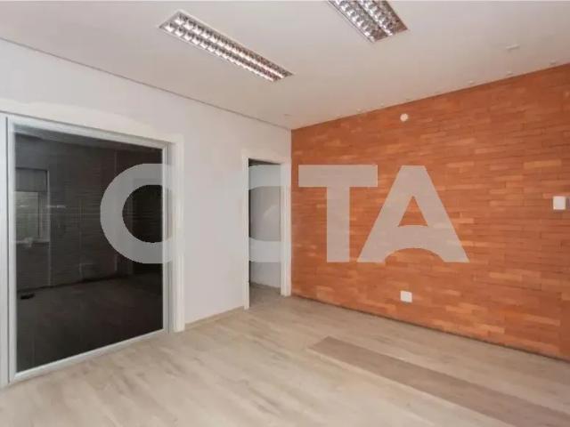 Casa comercial com 220m² Auxiliadora