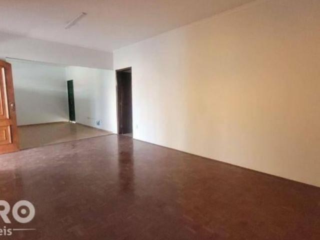 Casa Comercial com 4 dormitórios na Vila Universitária