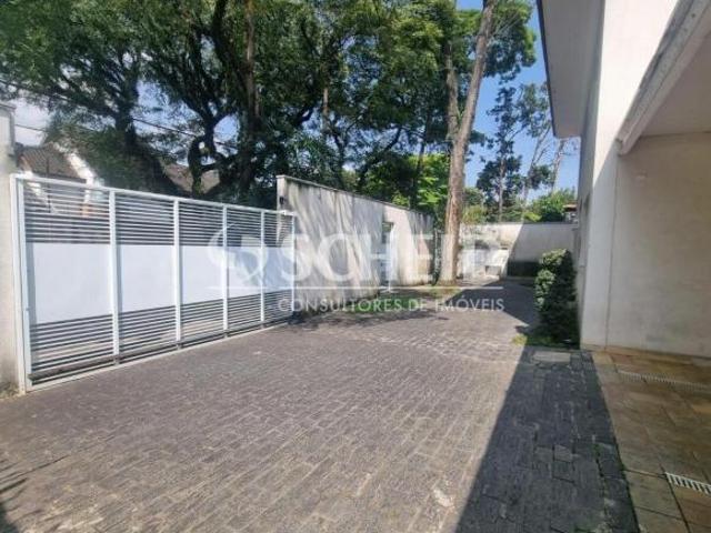 Casa comercial com 658m2 em ótima localização na Zona Oeste