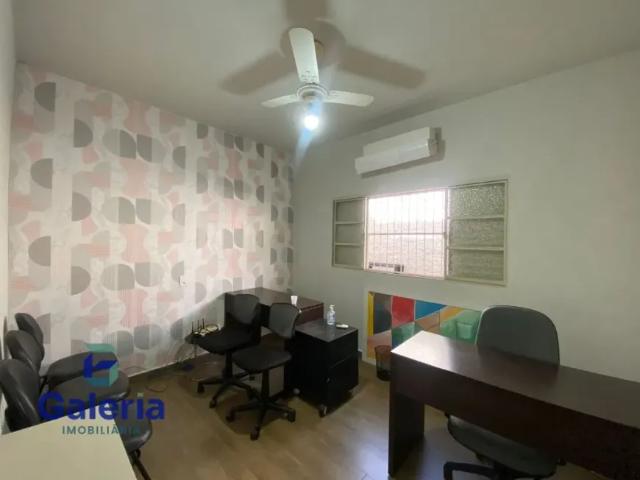Casa comercial com 8 salas para alugar, 164m² Jardim Irajá