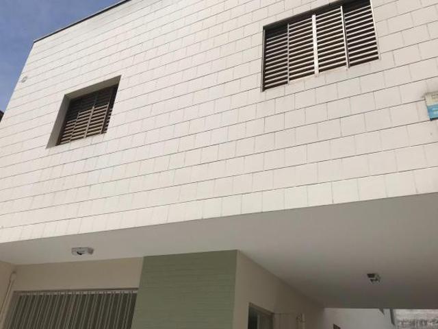Casa comercial com 9 salas 6 vagas a venda no Ipiranga